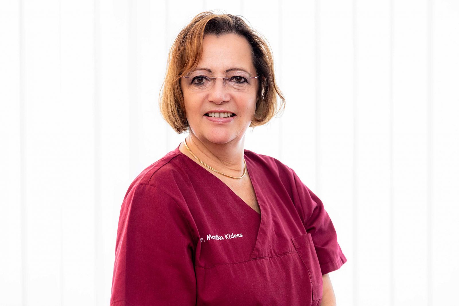 Zahnärztin - Dr. Kidess